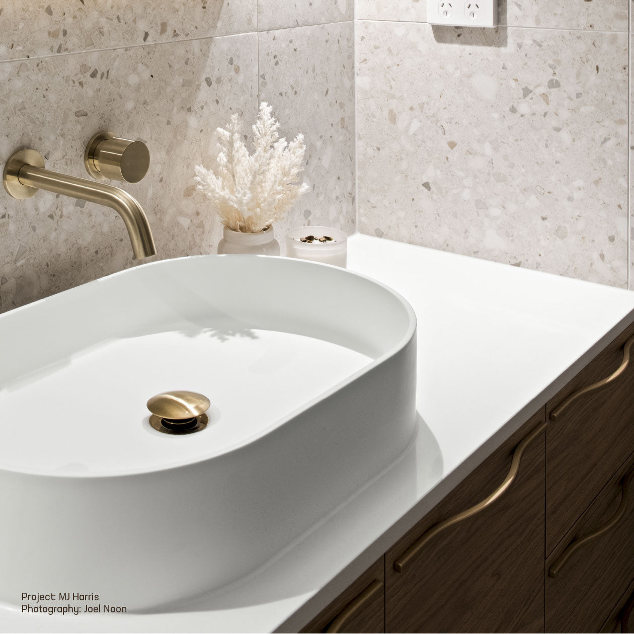 Flow Bow Handle | Touch Handles